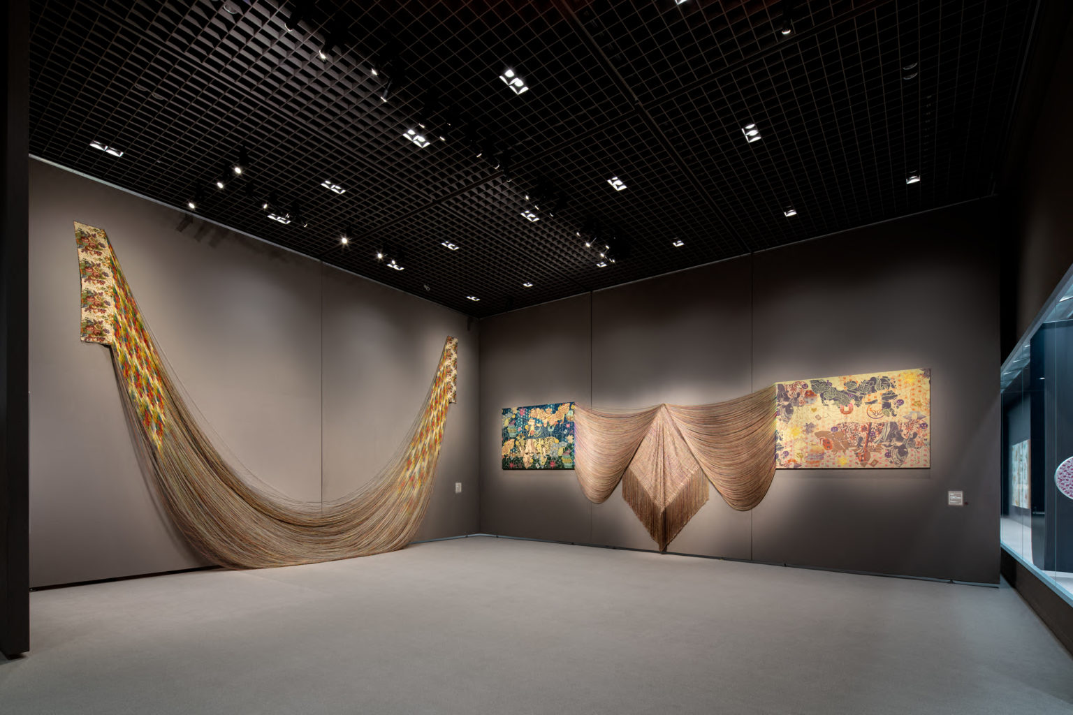 Fragile Surface – Bird (24-07) | Aiko Tezuka